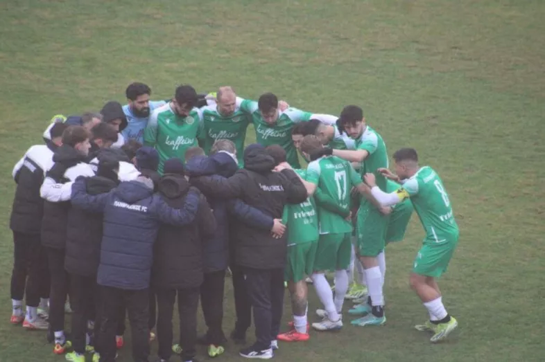 Τα βλέμματα στο εκτός έδρας ματς του Πανθρακικού στο pregame του ΣΚ | xronos.gr